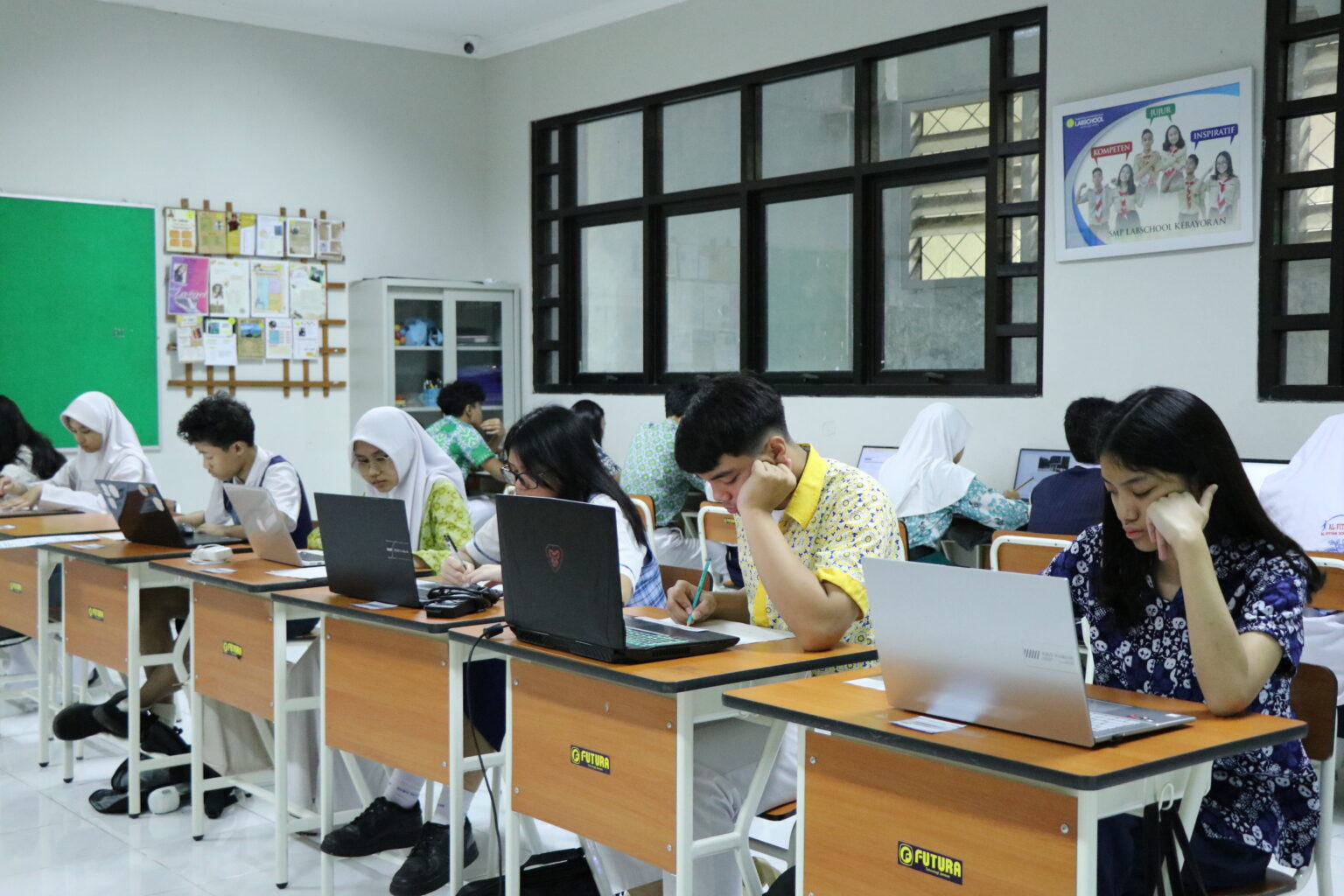 3.105 Peserta Ikuti Tes Seleksi PSB SMA Labschool 2025 - Labschool UNJ